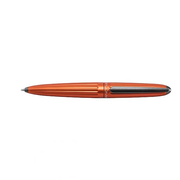 Diplomat Aero Matte Orange Fountain pen | Appelboom.com