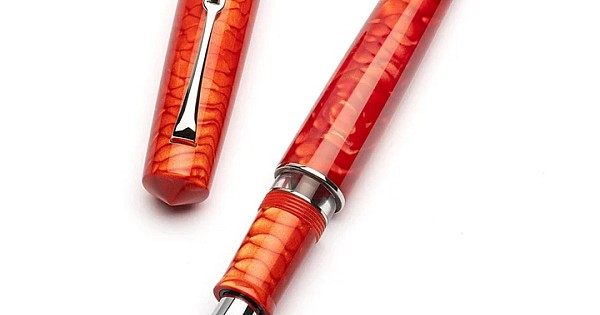 Leonardo Momento Zero Grande 2.0 Juma Dragon Skin Red ST Fountain pen ...