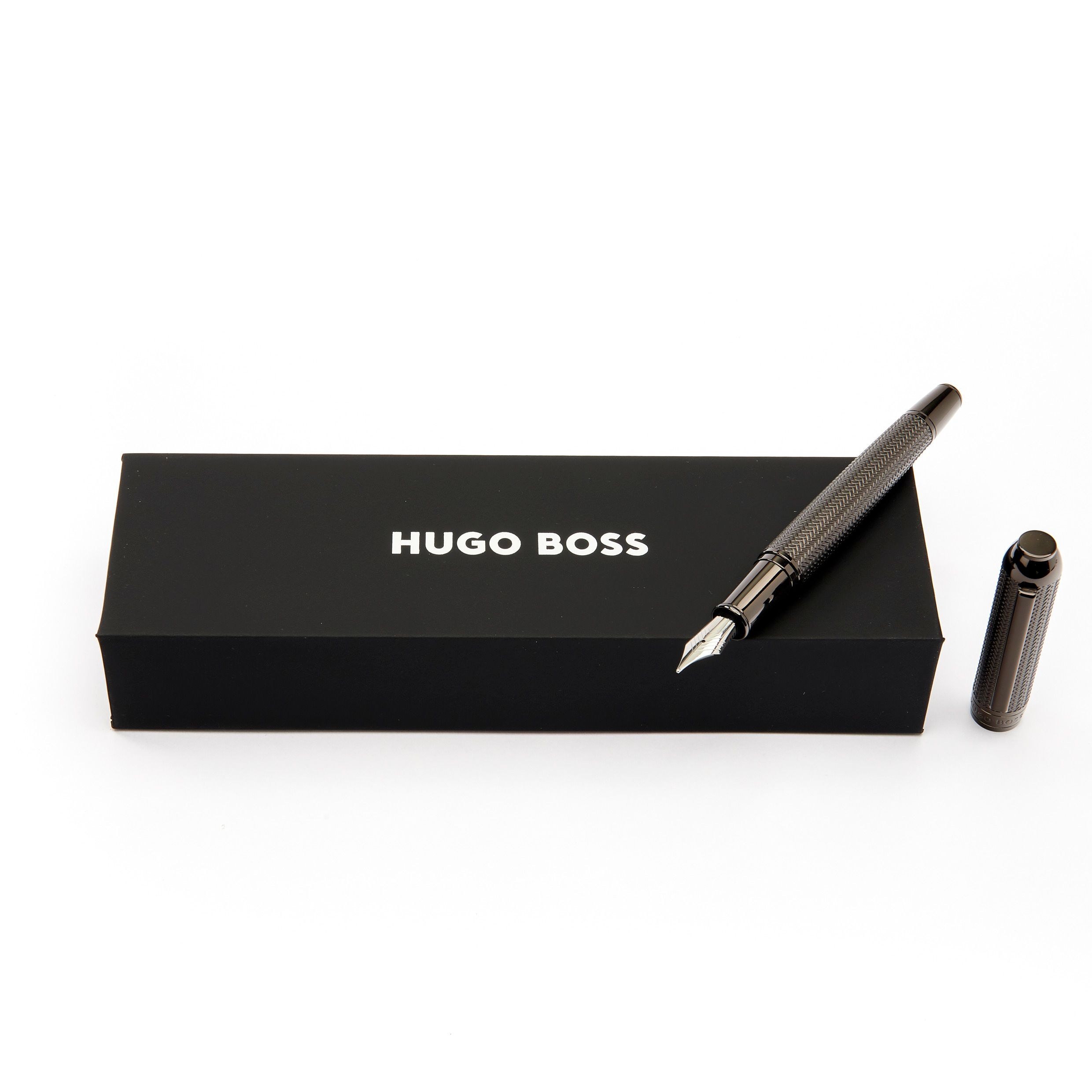 Hugo Boss Elemental Gunmetal Fountain pen - Vulpen / Fountain pen ...
