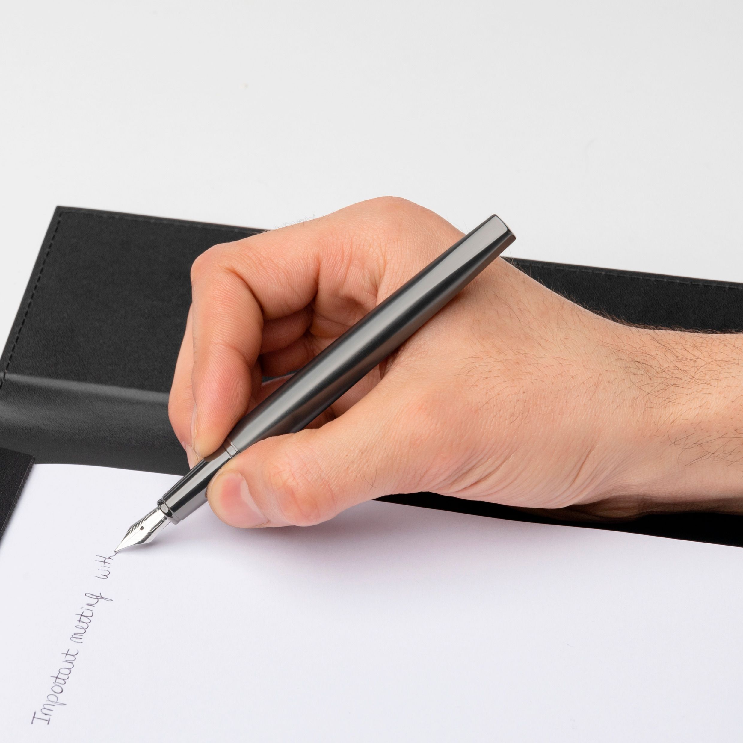 Hugo Boss Corium Black Fountain pen - Vulpen / Fountain pen | Appelboom.com