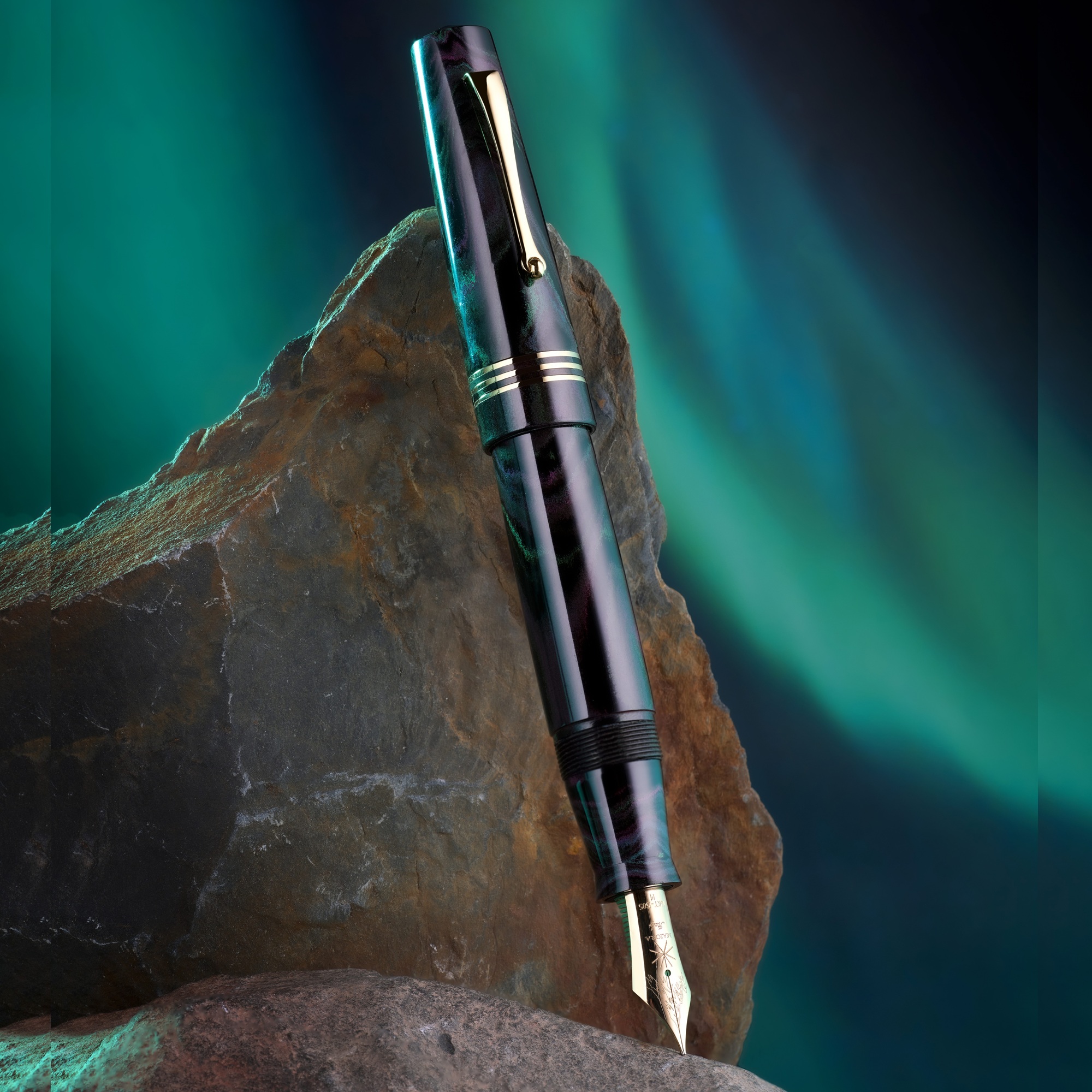Maiora Everest Ebonite Boreale Stylo Plume - Vulpen / Fountain pen ...