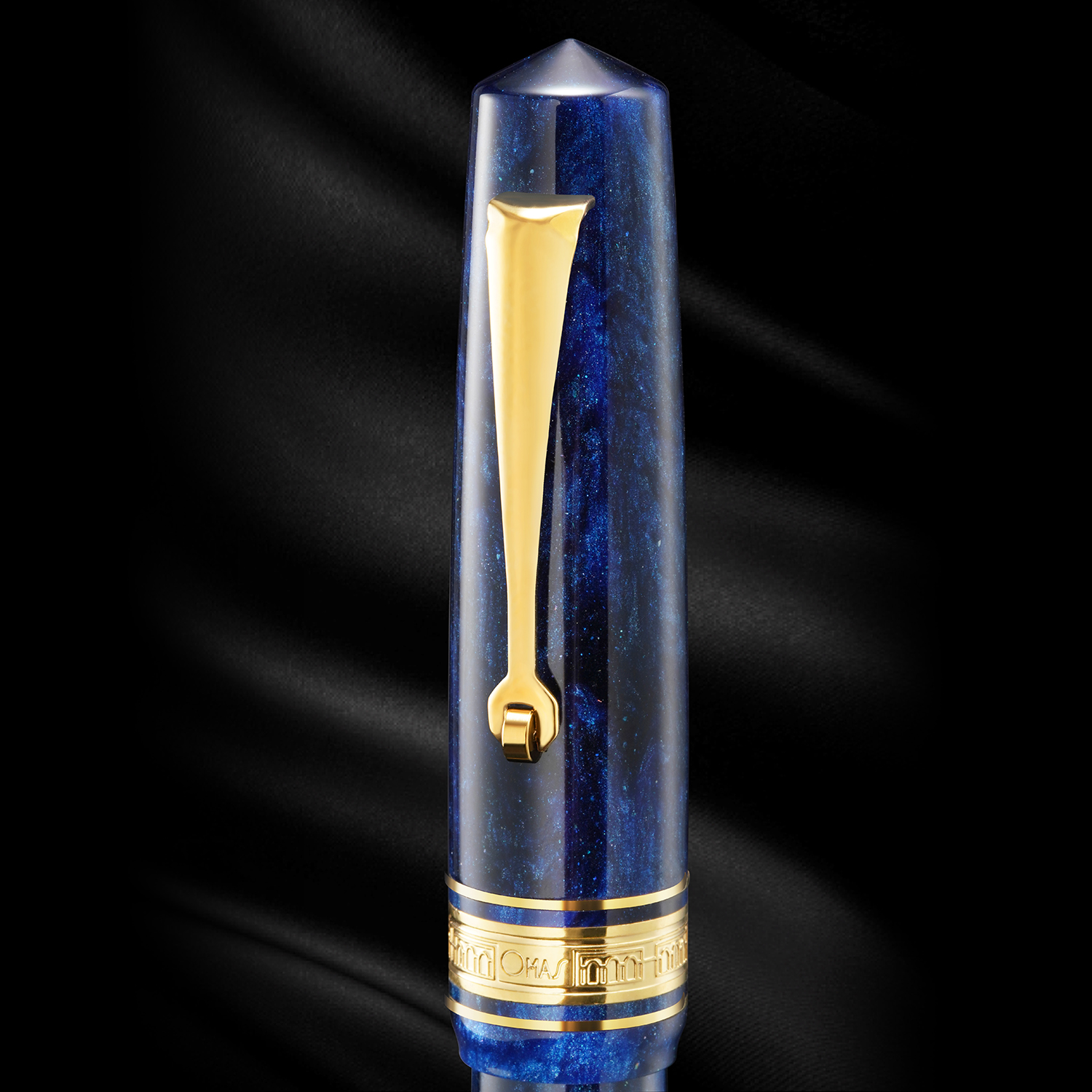 Omas Bologna Azzurro Diamante GT Fountain pen - Vulpen / Fountain pen | Appelboom.com
