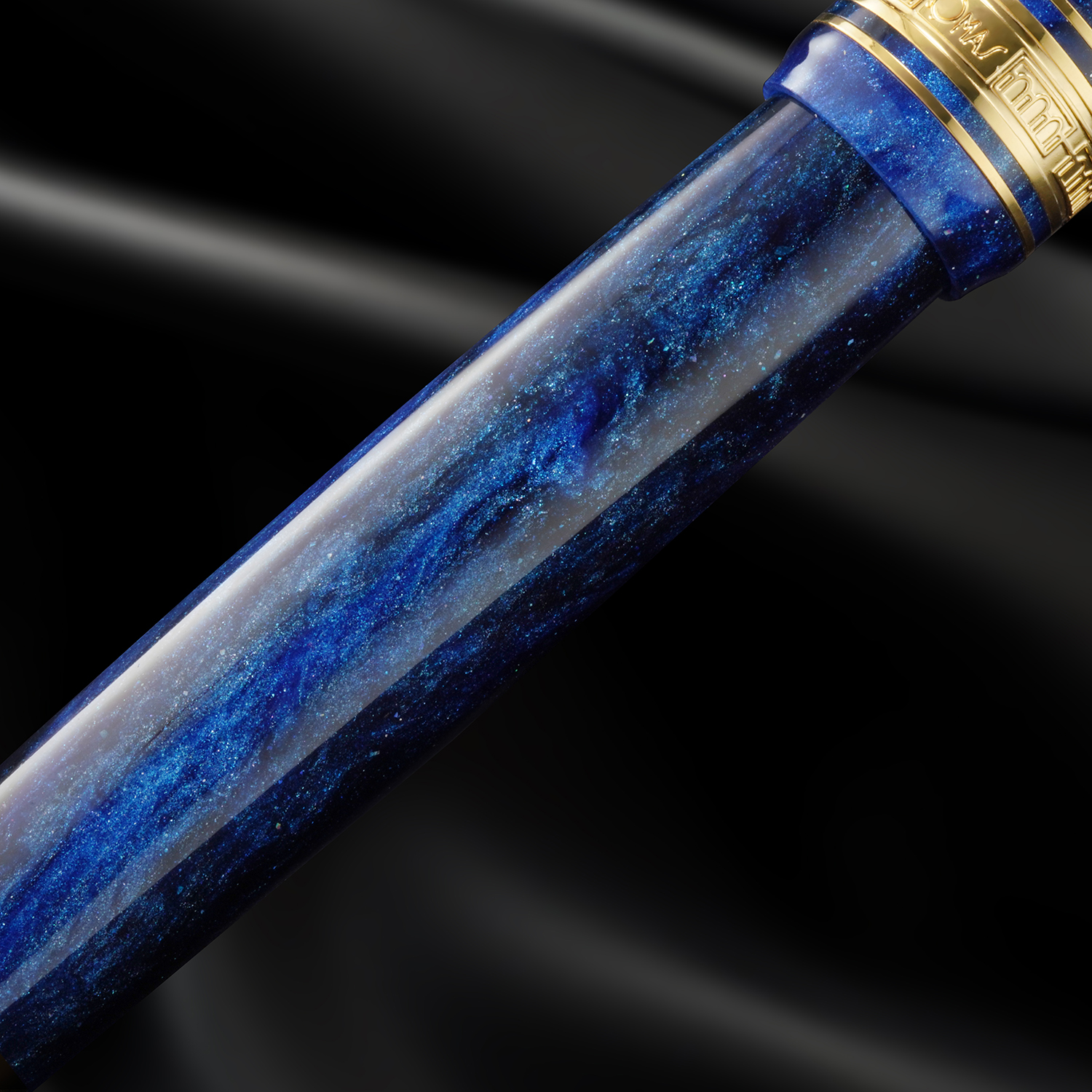 Omas Bologna Azzurro Diamante GT Fountain pen - Vulpen / Fountain pen | Appelboom.com