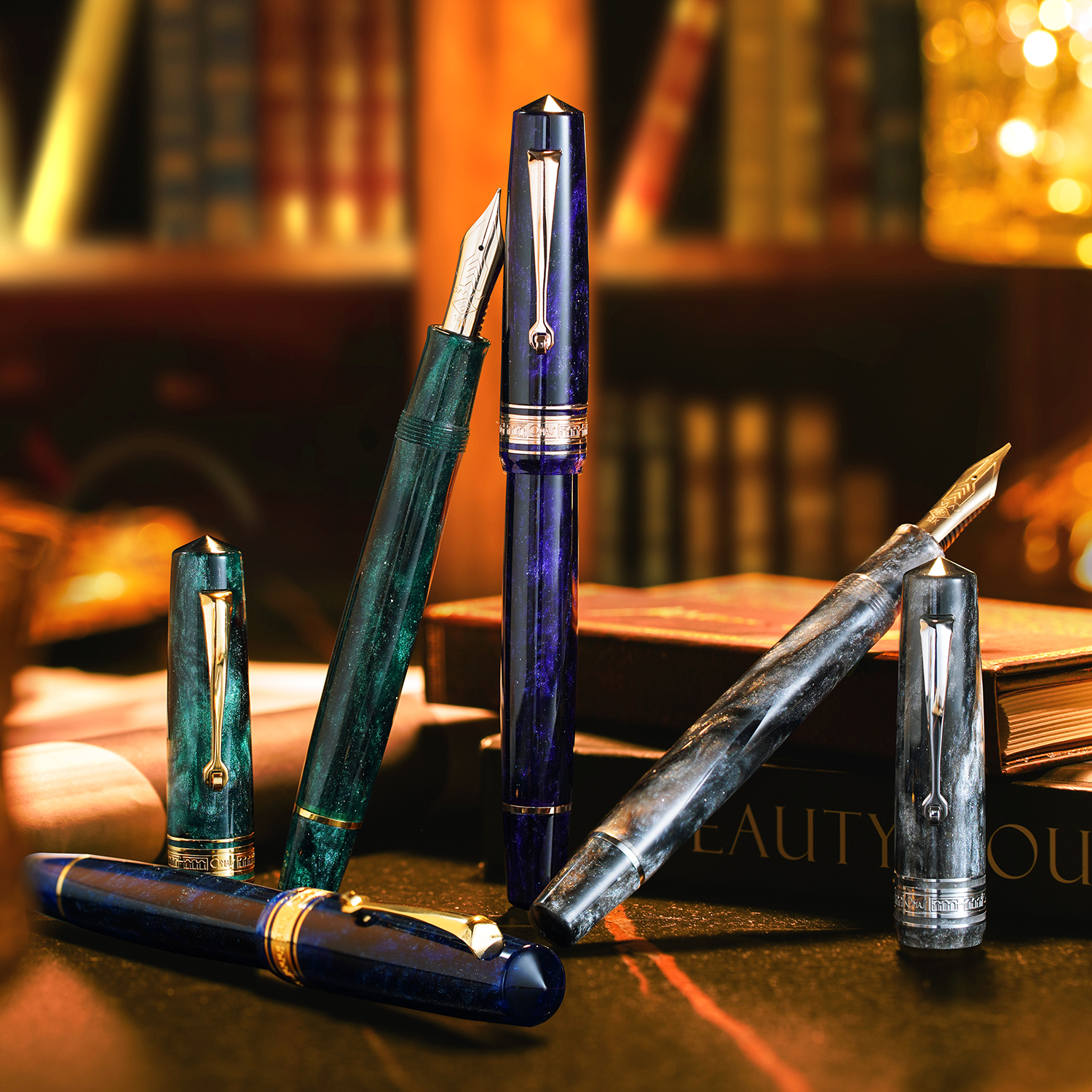 Omas Bologna Ametista Profondo RGT Fountain pen - Vulpen / Fountain pen | Appelboom.com