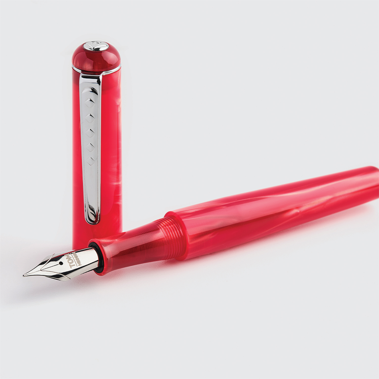 Tom Hessin Charles Collection Exhibition Red Fountain pen - Vulpen ...