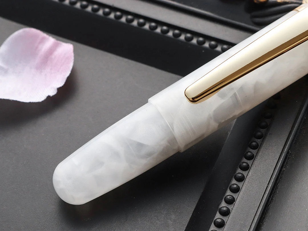 Wancher PuChiCo White Snow GT Fountain Pen - Vulpen / Fountain pen ...